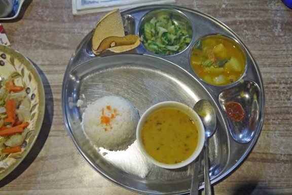 Trekking in Nepal - all you need to know - STINGY NOMADS