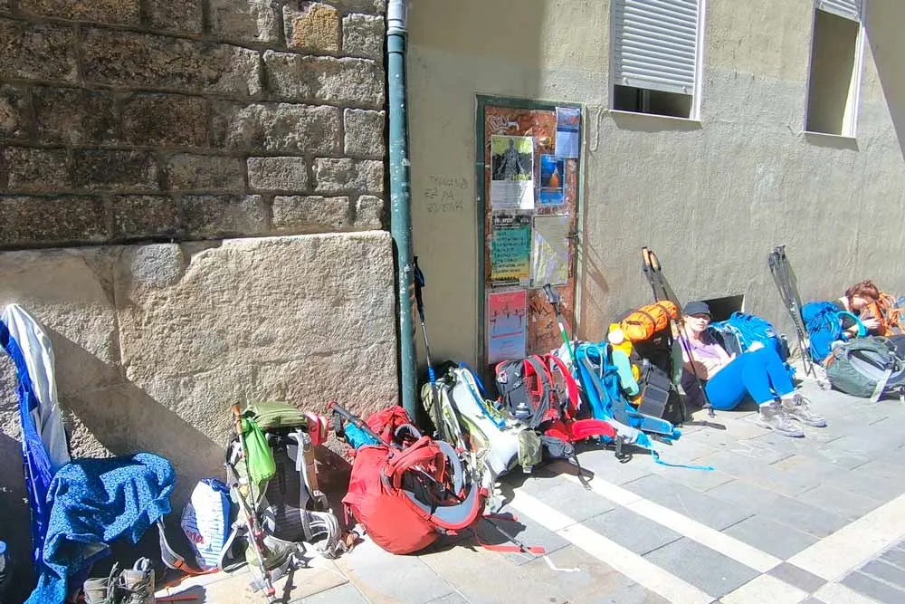 The Complete Backpacking Packing List (2024 update) - STINGY NOMADS