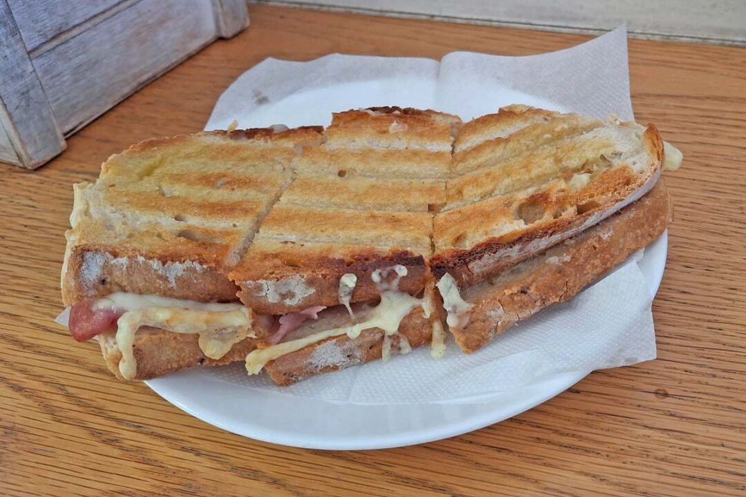 How to Order Coffee in Portugal - STINGY NOMADS